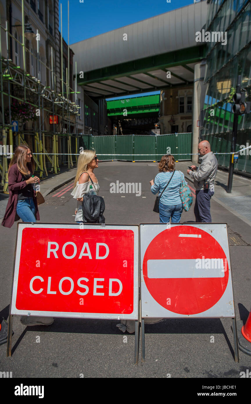 London bridge remains closed hi-res stock photography and images - Alamy
