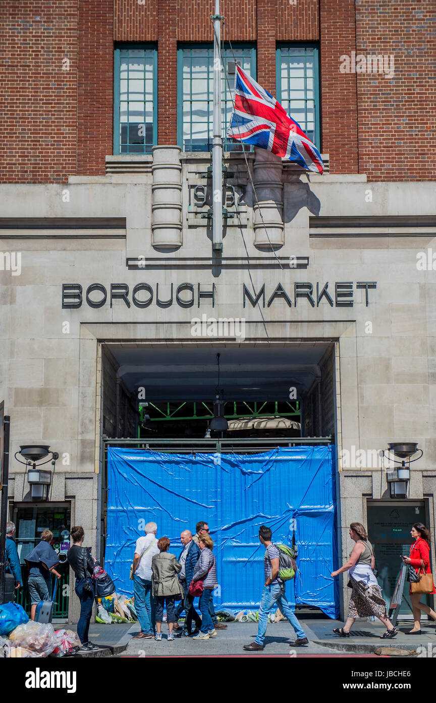 London bridge flag hi-res stock photography and images - Alamy