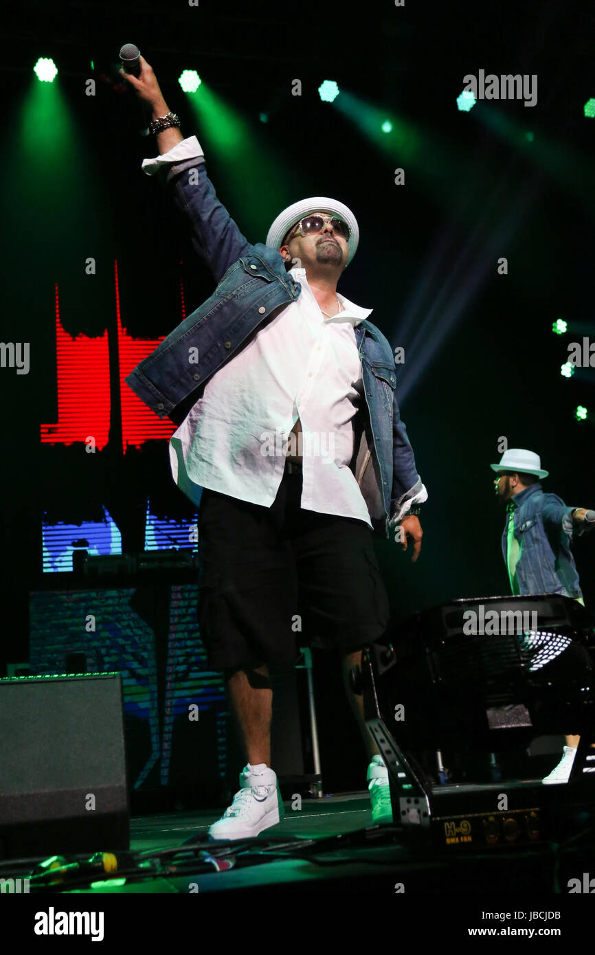 Color me badd hi-res stock photography and images - Alamy