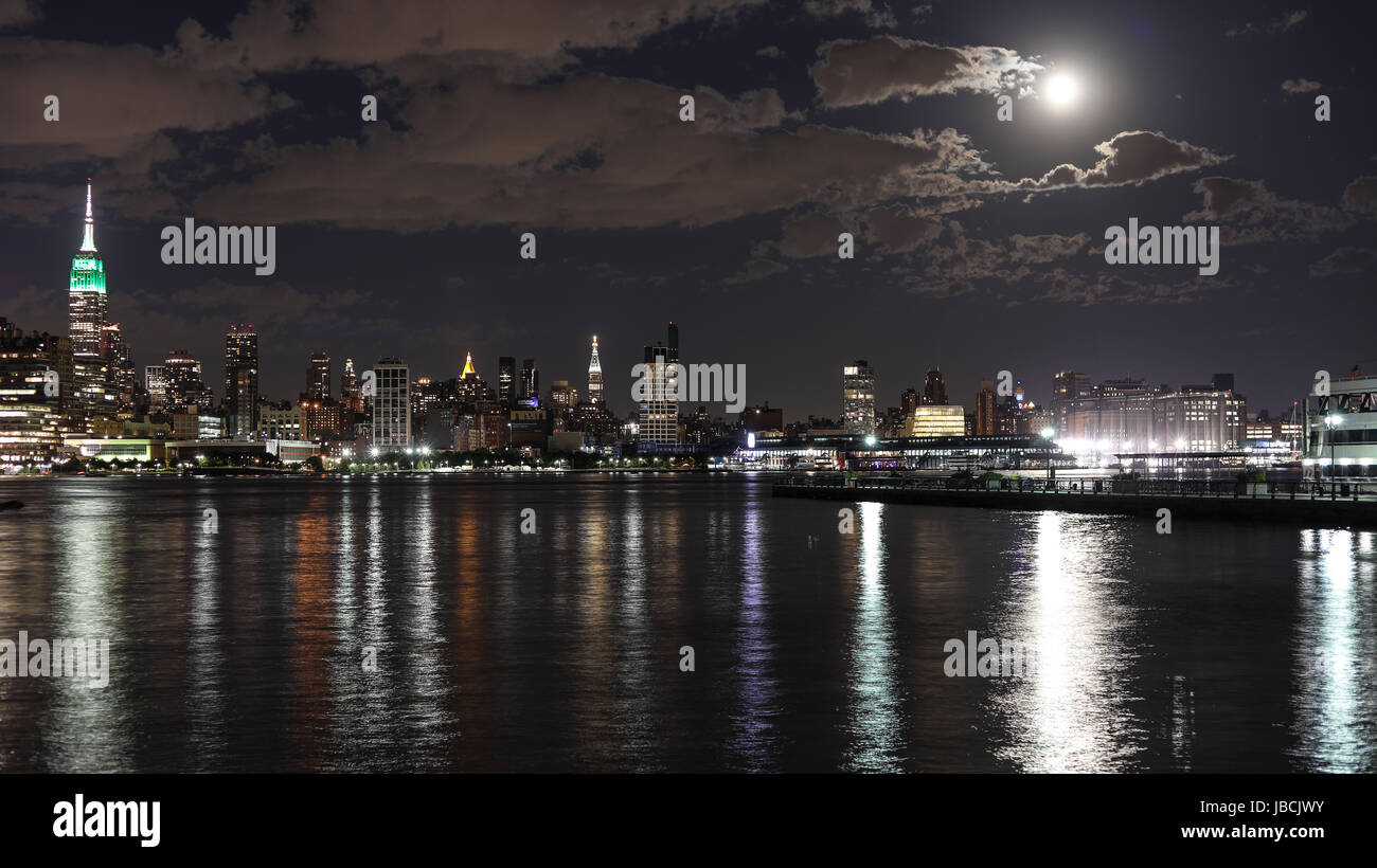 New York, United States. 09th June, 2017. Full moon is seen over ...