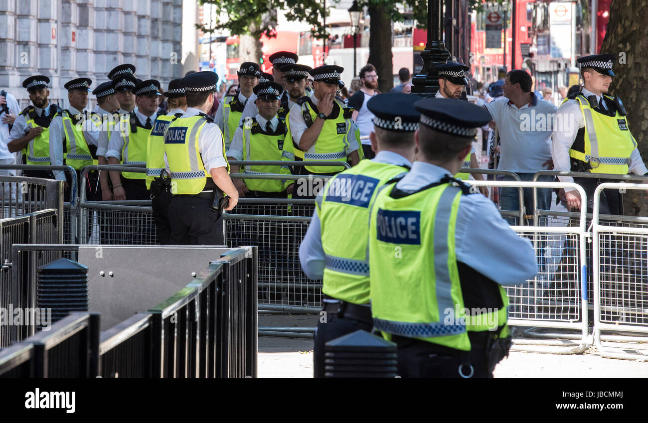 Angry police officers hi-res stock photography and images - Alamy