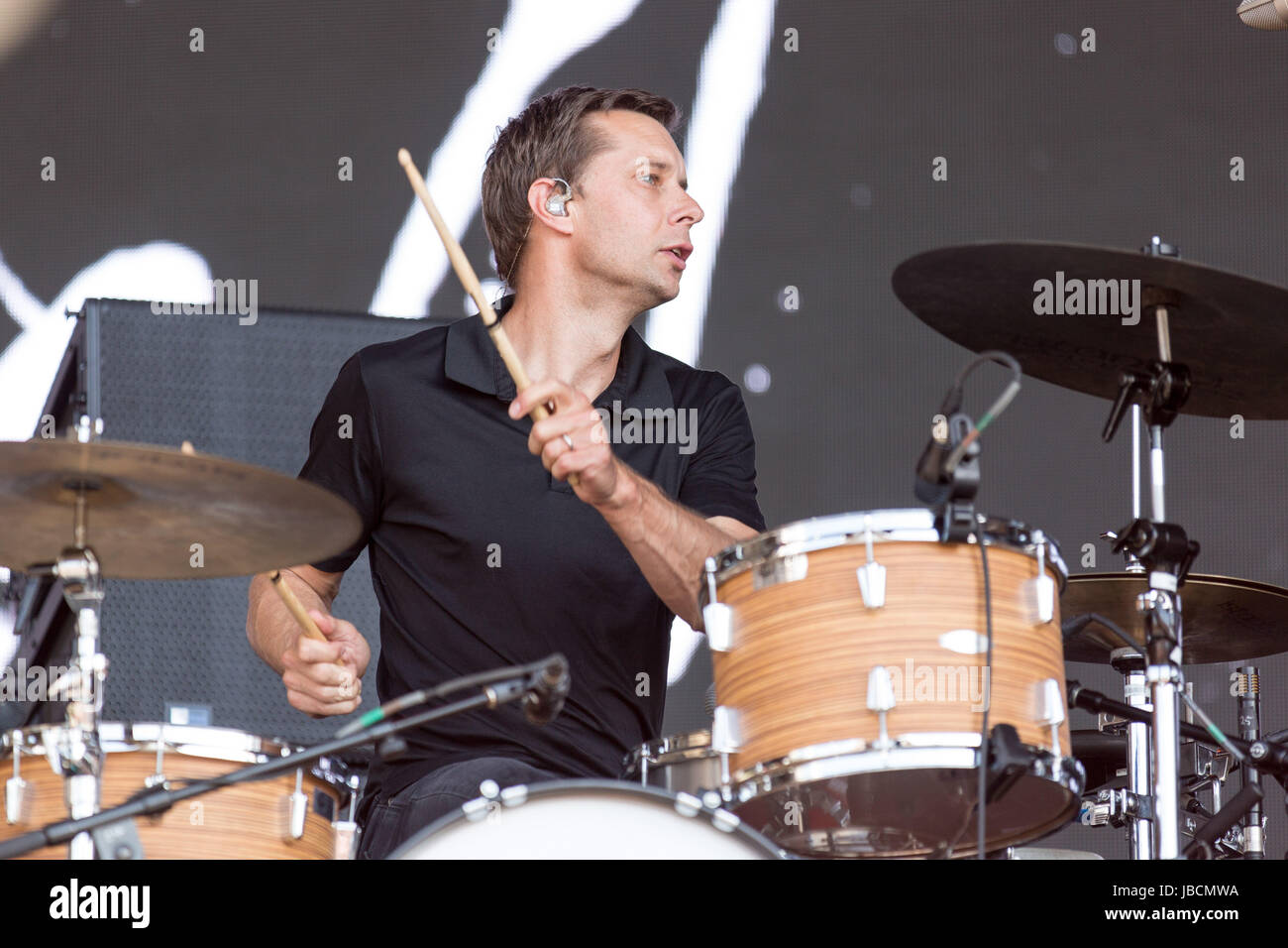 Manchester, Tennessee, USA. 9th June, 2017. JOE PLUMMER of Cold War ...