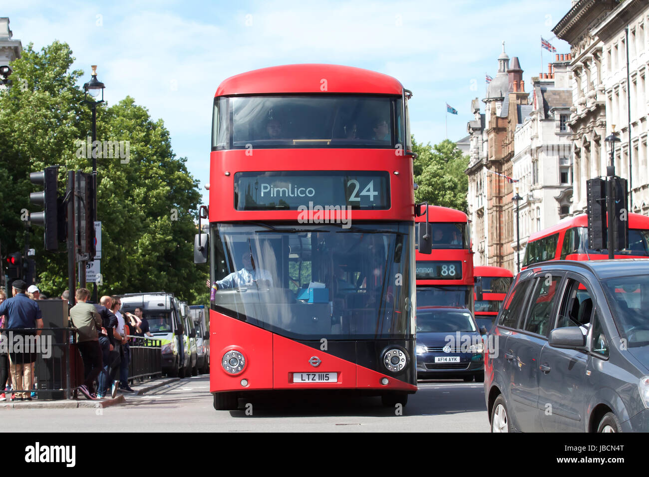 Bus driver female uk hi-res stock photography and images - Alamy