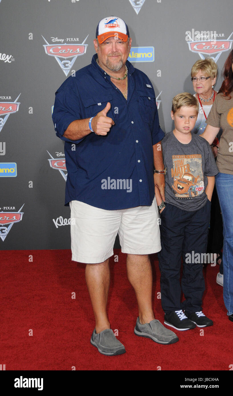 Larry the cable guy hi-res stock photography and images - Alamy