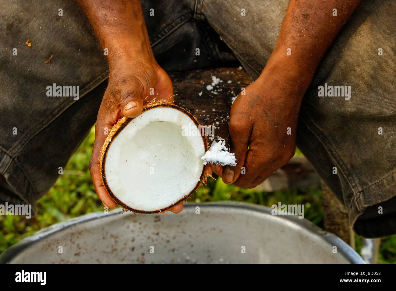 Coconut scraping hi-res stock photography and images - Alamy