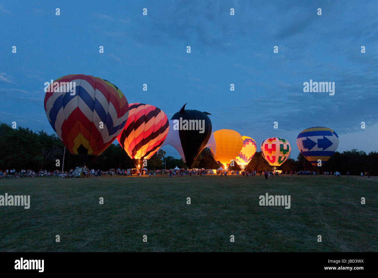 The Balloons Over the Mississippi hot air balloon festival at Rodeo ...