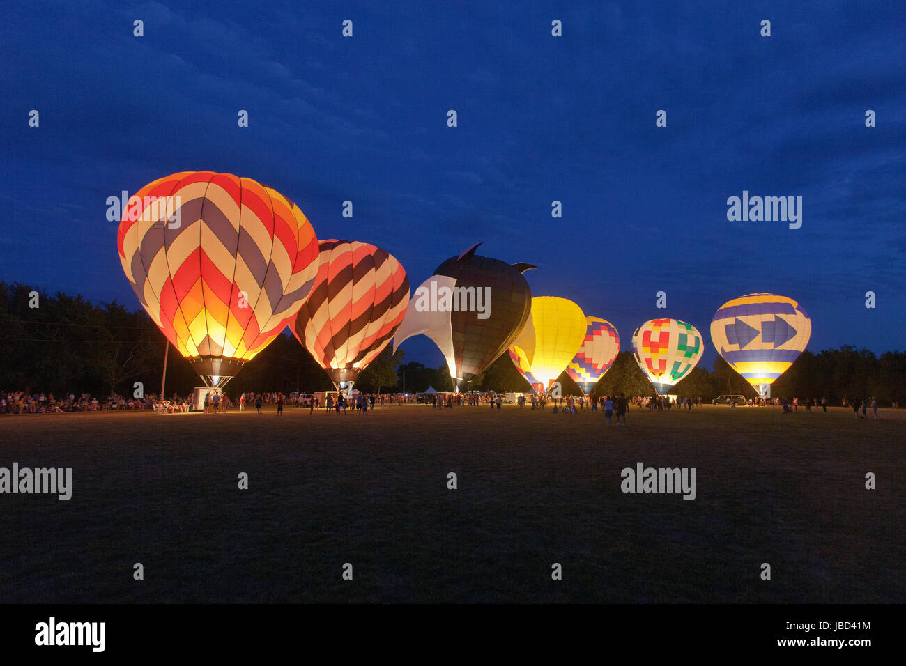 The Balloons Over the Mississippi hot air balloon festival at Rodeo ...