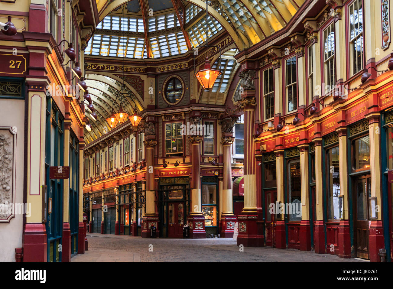 The historic Leadenhall market, interior arcades, City of London ...