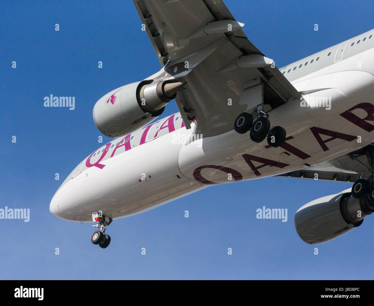 Qatar Airways Landing High Resolution Stock Photography and Images - Alamy