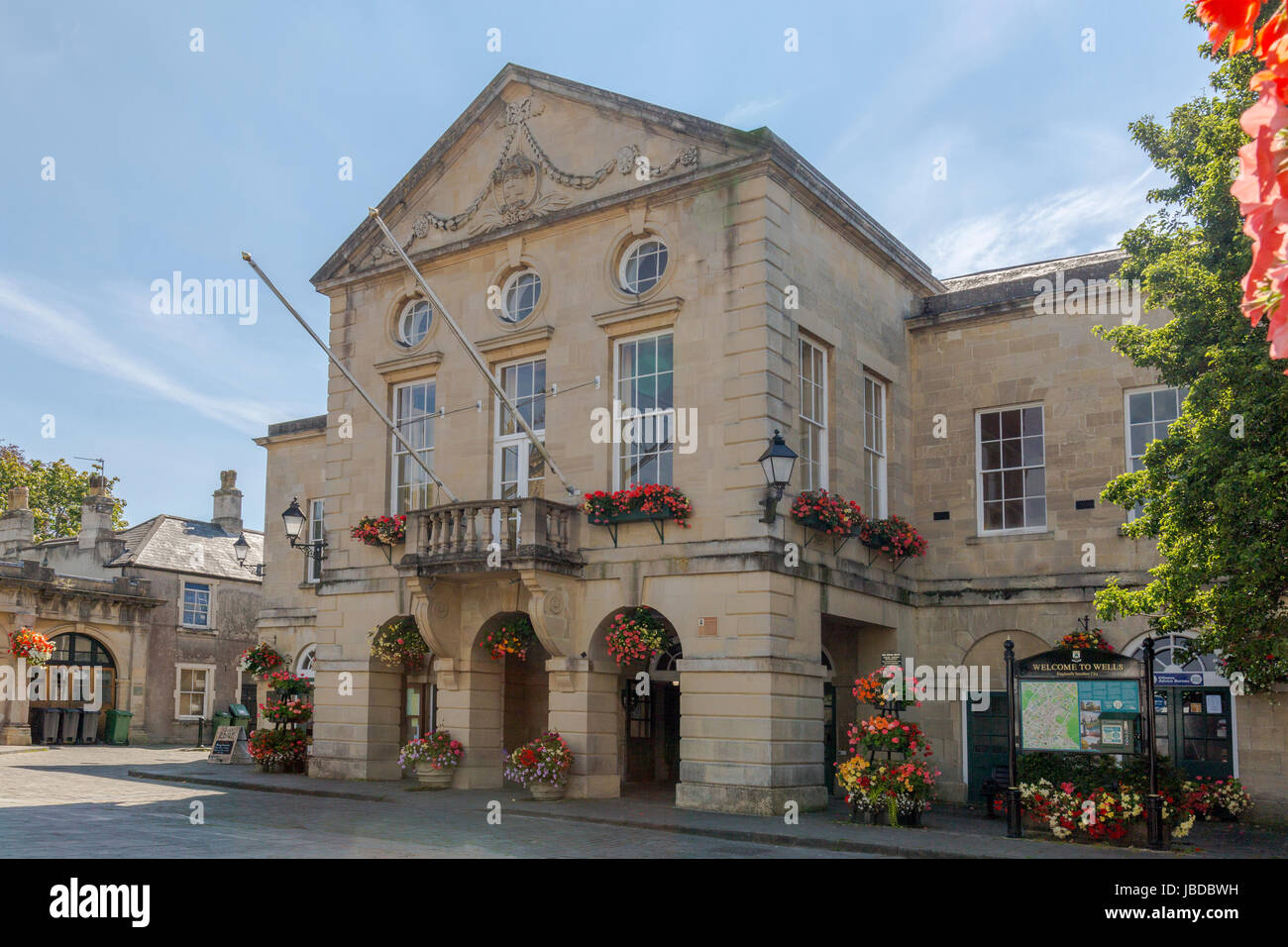 Elegant town hall hi-res stock photography and images - Alamy