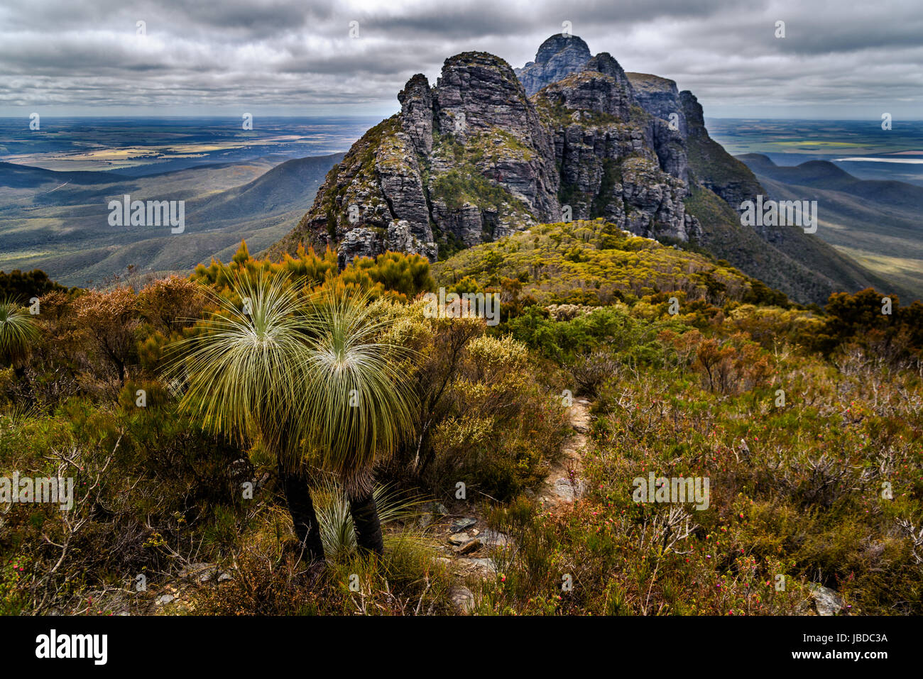 Approaching the First Arrow during the Stirling Range Ridge walk ...