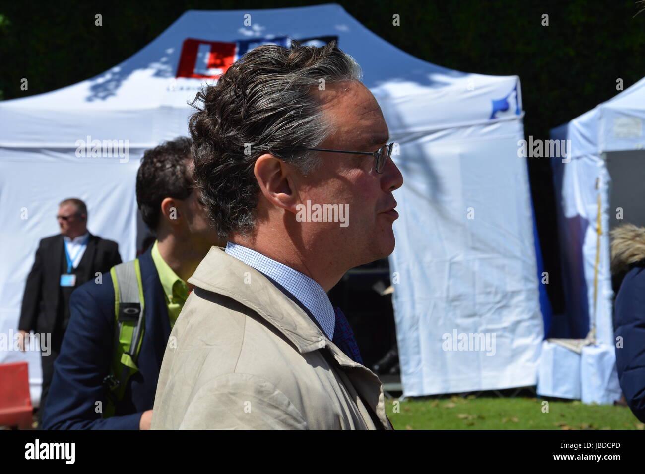 Gary Gibbon covers the UK General Election results 2017 Stock Photo - Alamy