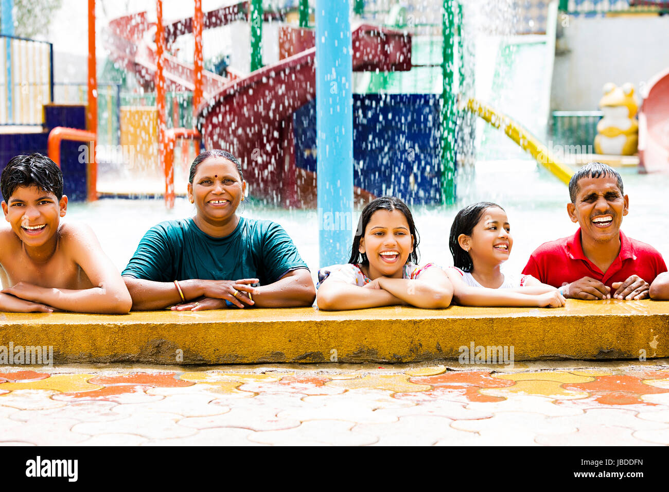Kids at waterpark hi-res stock photography and images - Alamy
