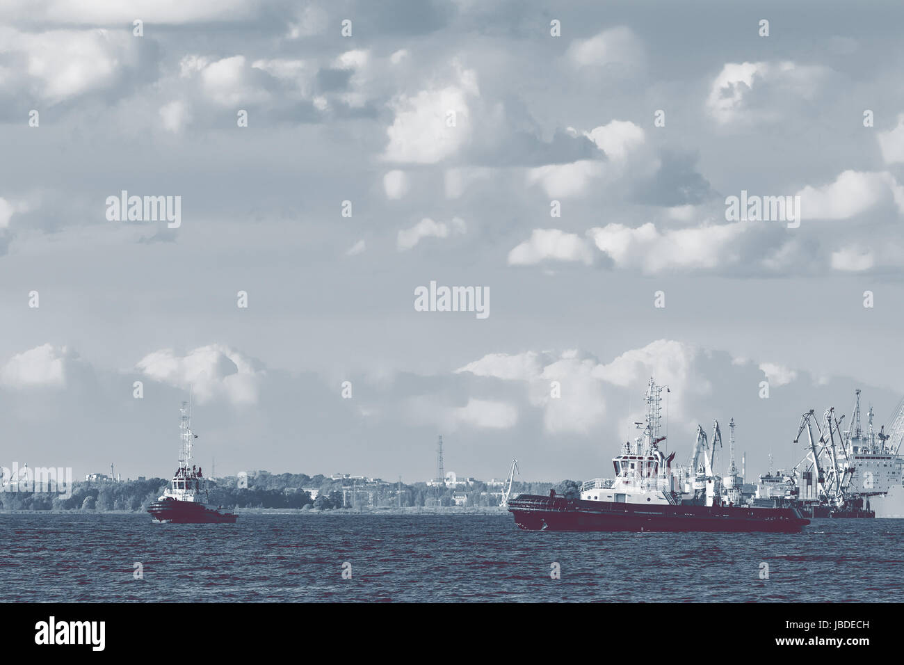 Background two cargo ships hi-res stock photography and images - Alamy