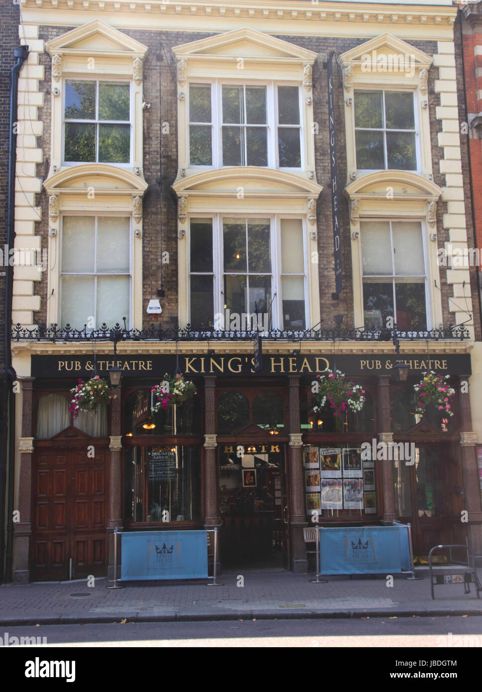 Kings Head pub Upper Street Islington London Stock Photo - Alamy