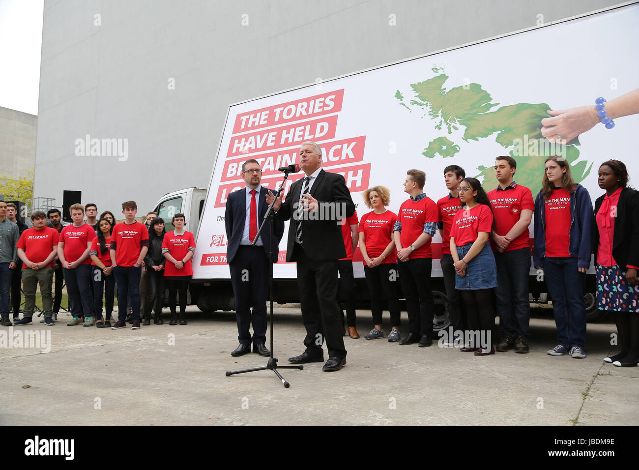 Labour MP Ian Lavery reveals new campaign poster for Labour’s General ...