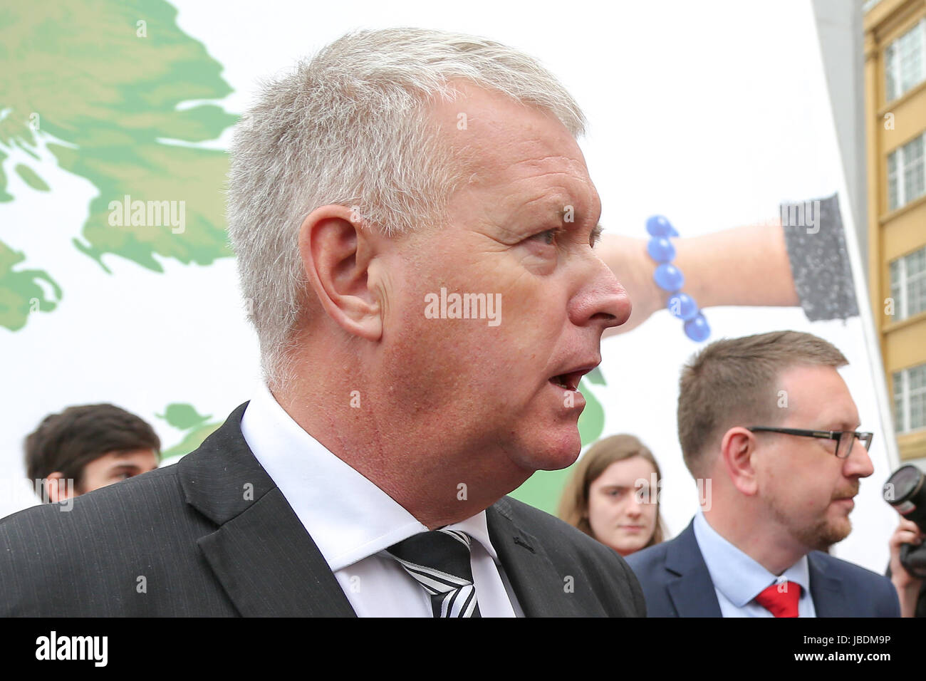 Labour MP Ian Lavery reveals new campaign poster for Labour’s General ...