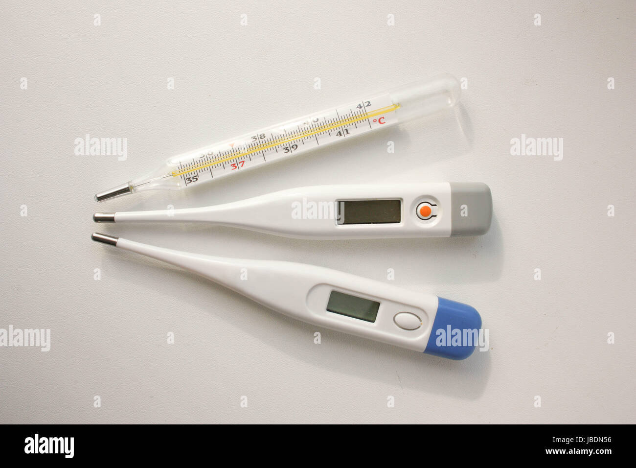 Electronic mercury thermometer red hi-res stock photography and images ...