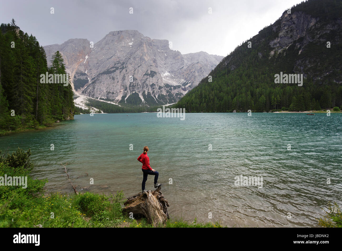 Alto standing hi-res stock photography and images - Alamy