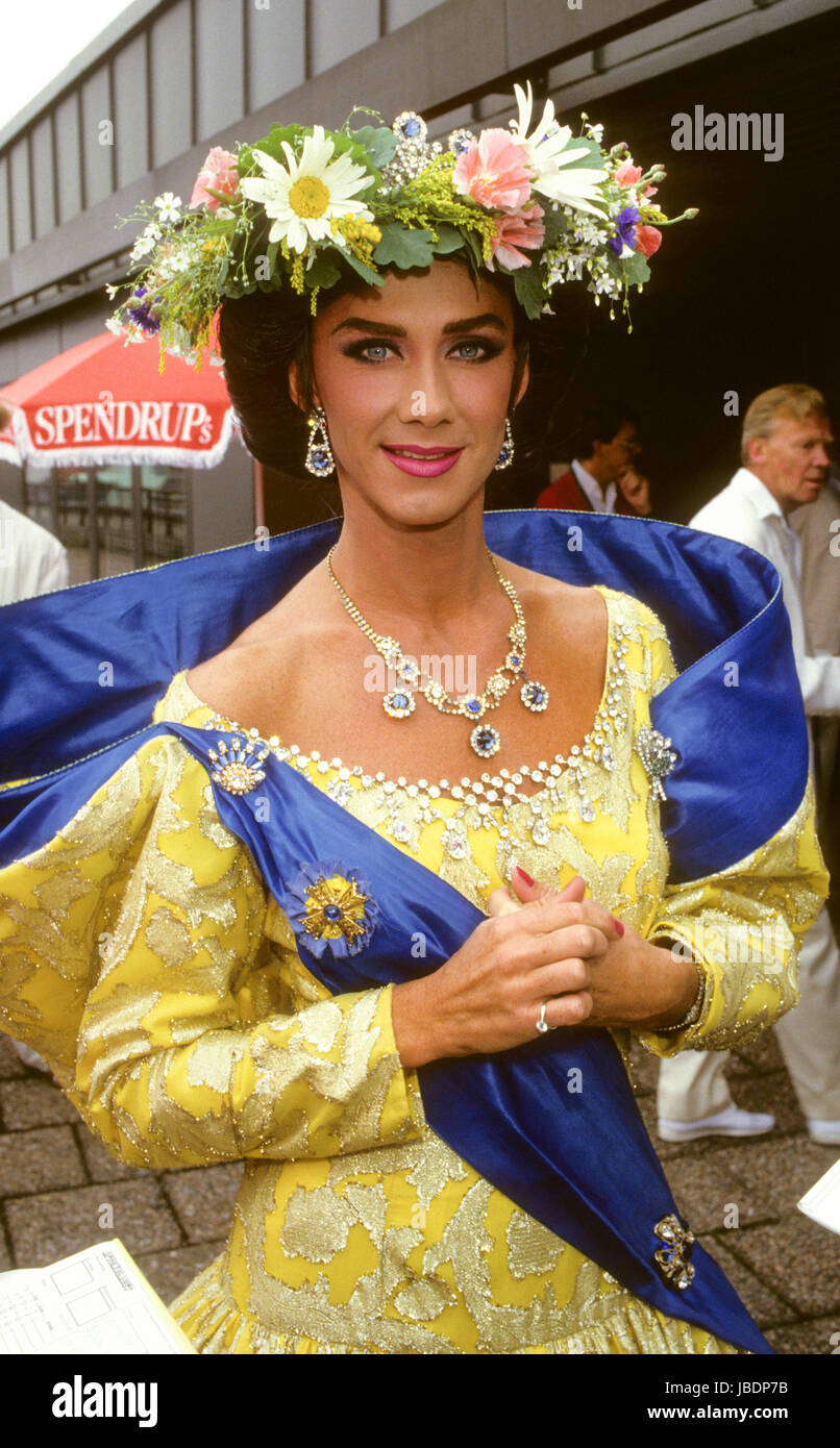 CHRISTER LINDARW drag artist as the Swedish Queen before show at ...