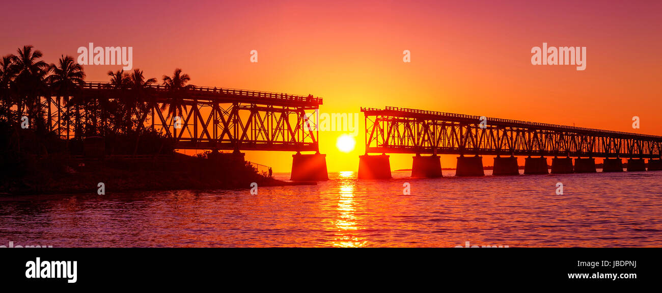Broken bridge hi-res stock photography and images - Alamy
