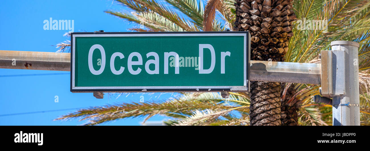 Famous street sign hi-res stock photography and images - Alamy