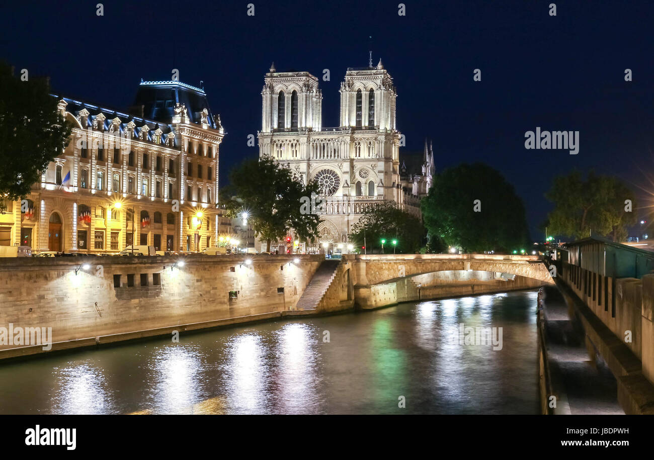 Notre Dame Cathedral at night, Paris, France Stock Photo - Alamy