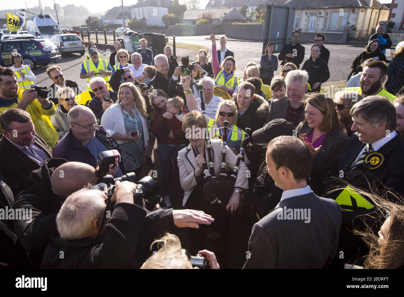 The First Minister has a go at the bag pipes as she meets SNP ...