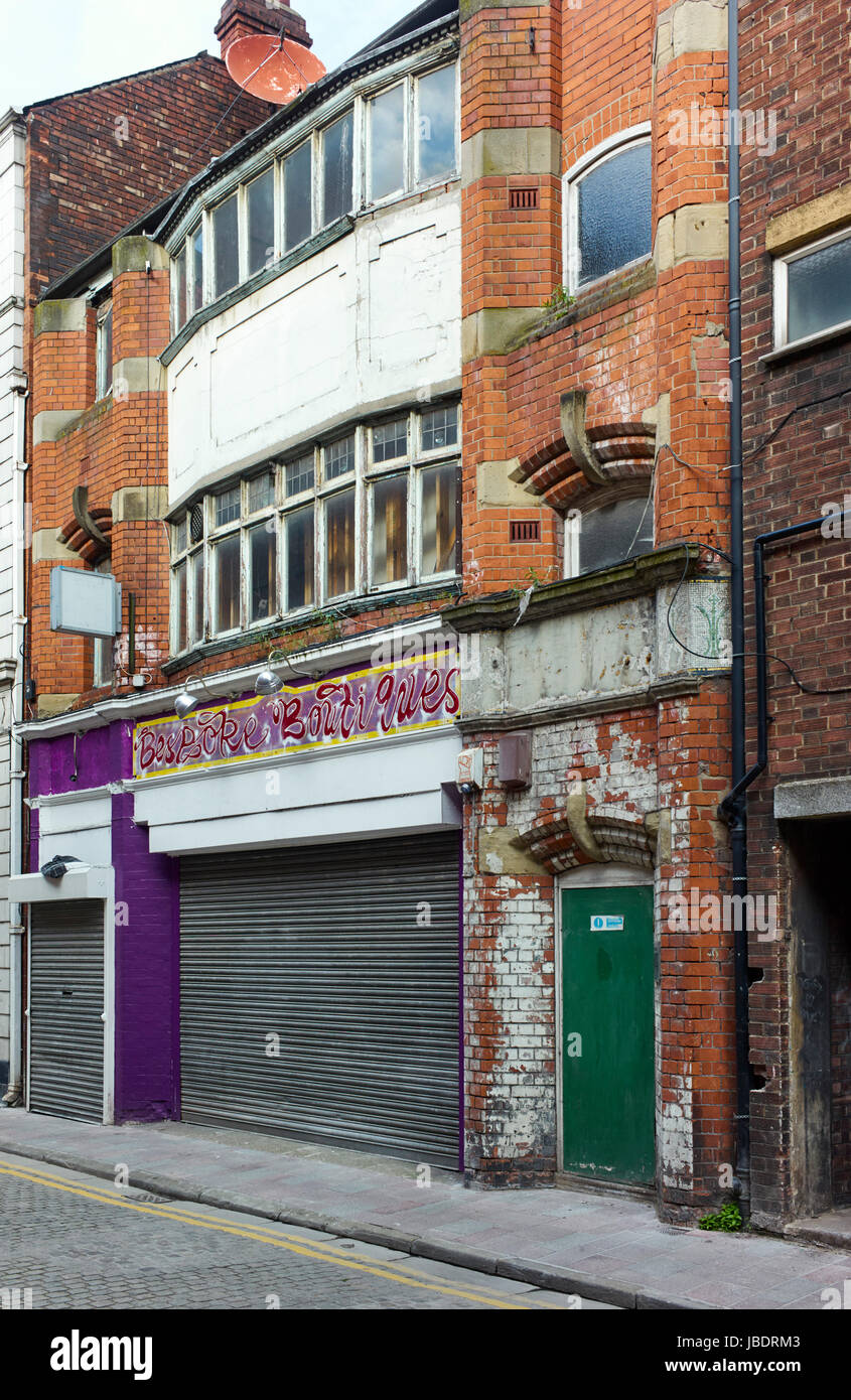 Shopfront in Hull Stock Photo - Alamy