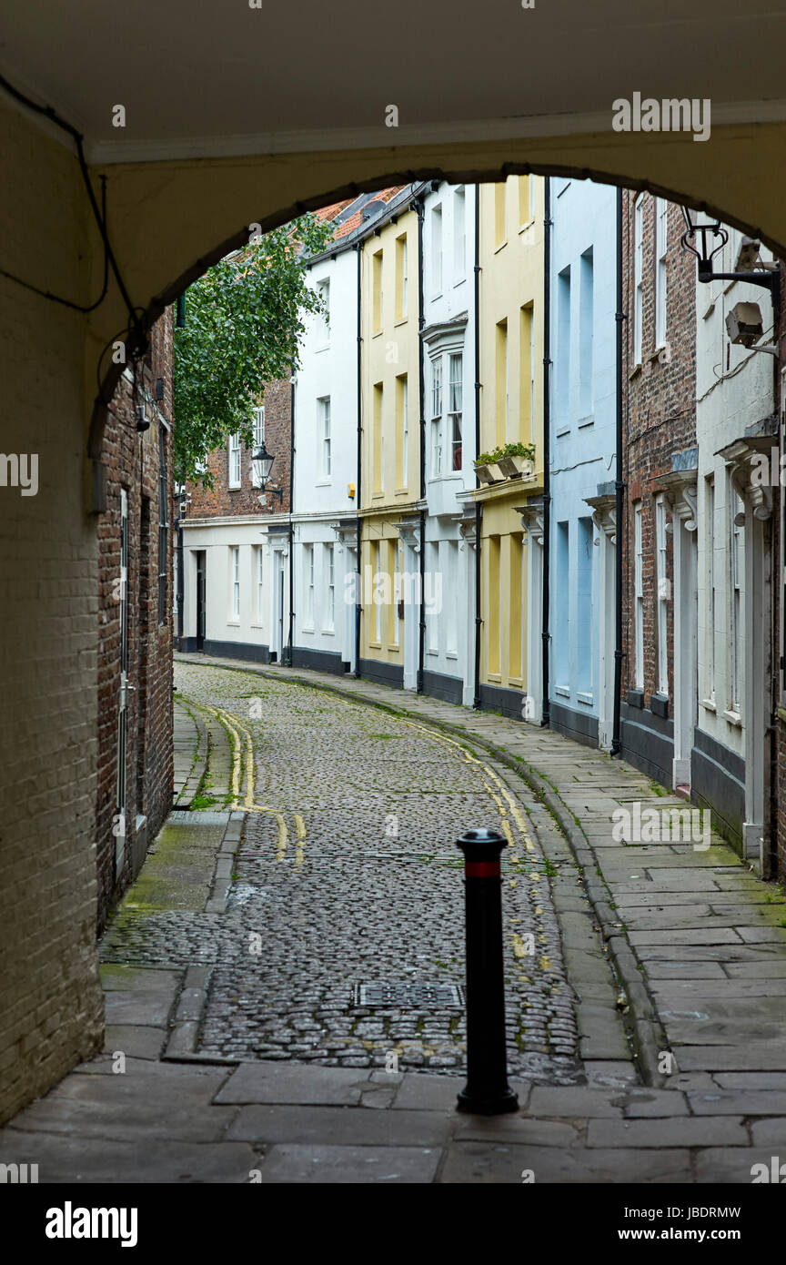 Narrow row houses hi-res stock photography and images - Alamy