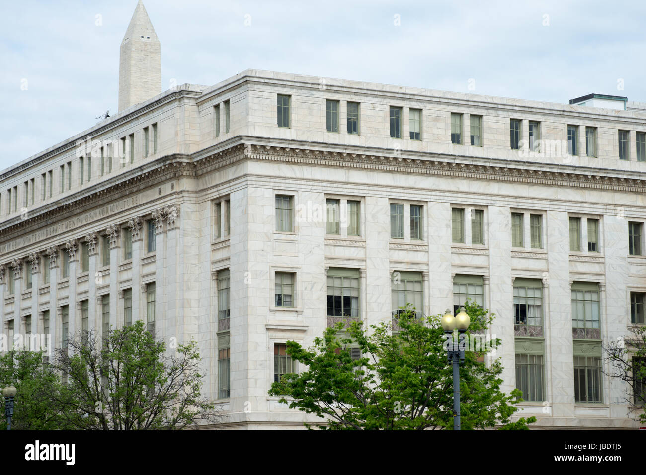 Department of agriculture building hi-res stock photography and images ...