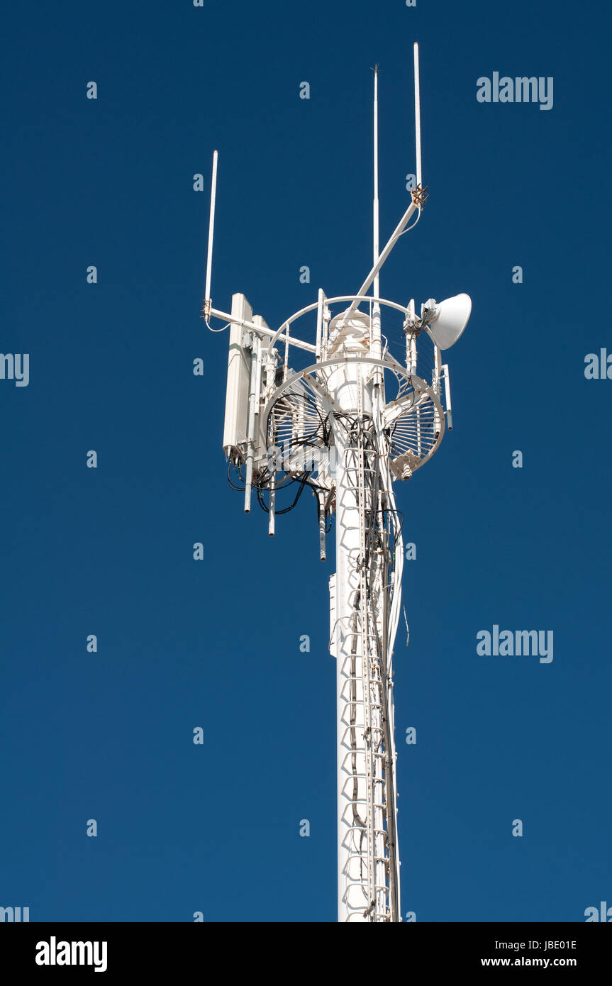 Mobile telephone mast base station hi-res stock photography and images ...