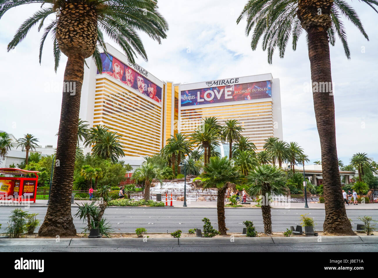 The famous Mirage Hotel in the city of Las Vegas - LAS VEGAS - NEVADA ...