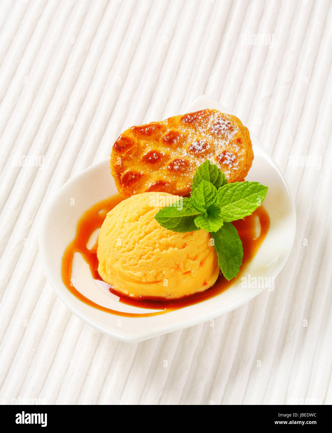 Roomboter kano hi-res stock photography and images - Alamy