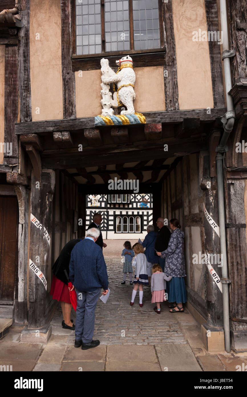 The Bear and Ragged Staff emblem (of Dudley s) and tourists in The Lord ...