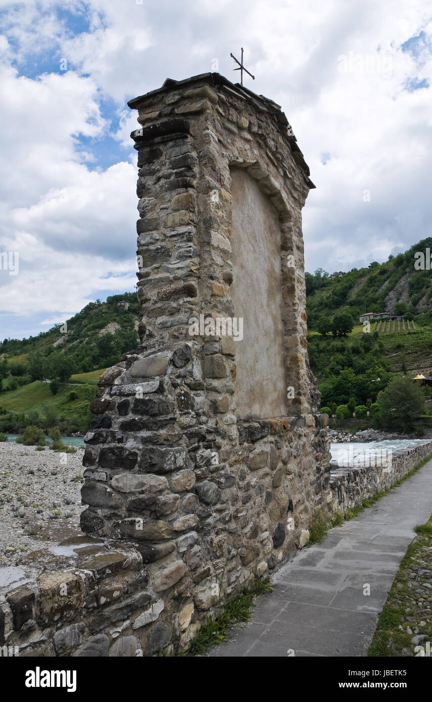Hunchback Bridge. Bobbio. Emilia-Romagna. Italy Stock Photo - Alamy