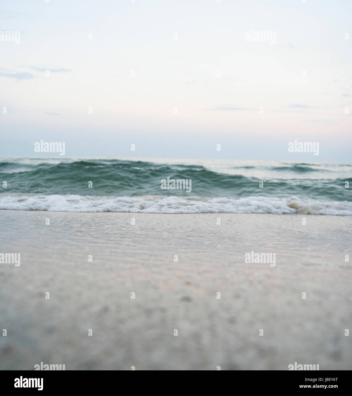 Summertime at the beach with great waves Stock Photo - Alamy