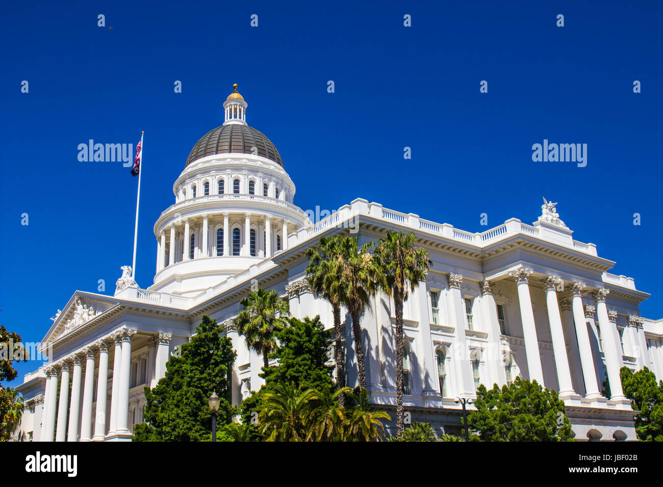 State Capitol Building With Columns, Dove & Turret Stock Photo - Alamy