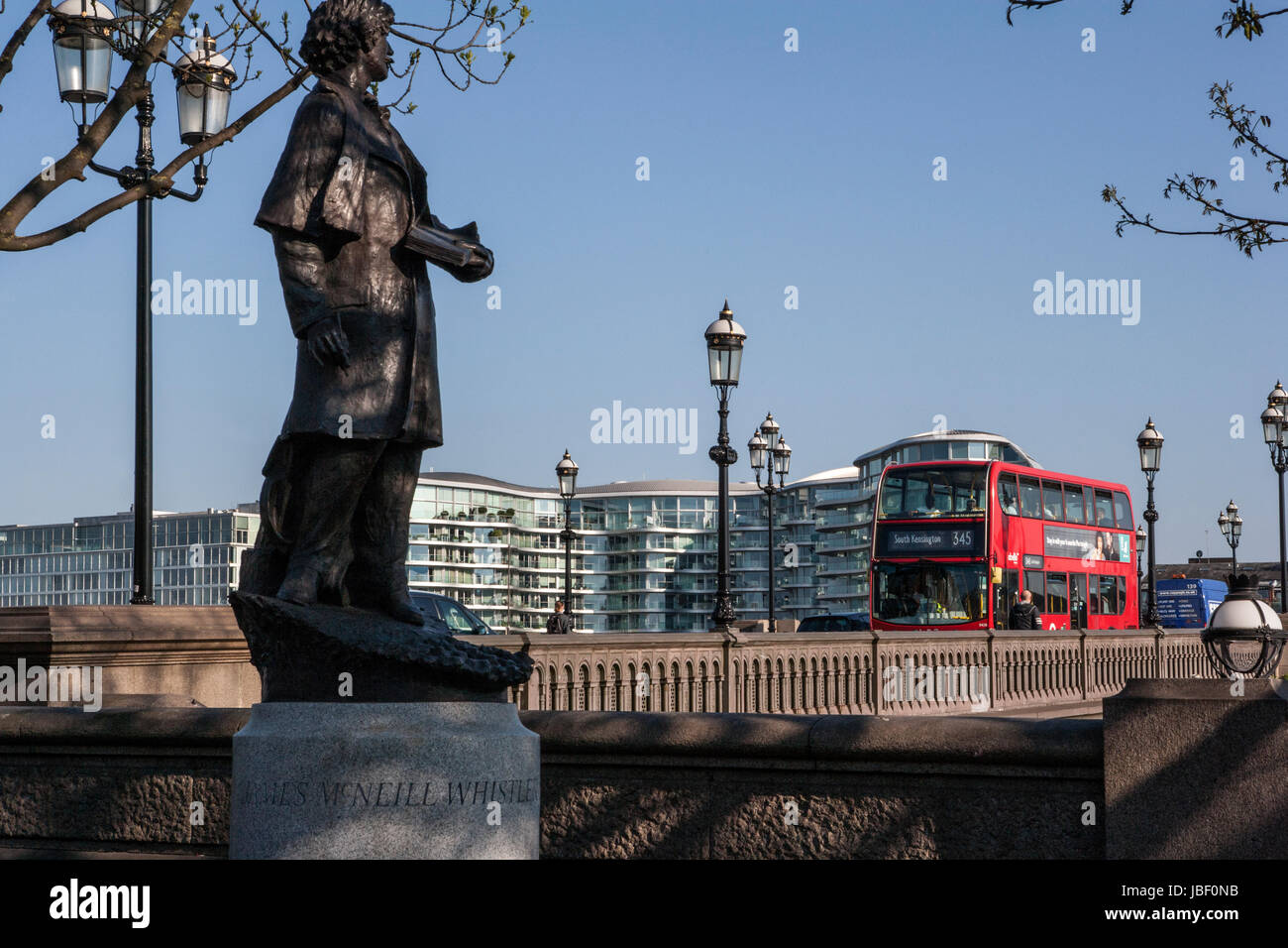 James McNeill Whistler statue by Nicholas Dimbleby, Chelsea, London ...