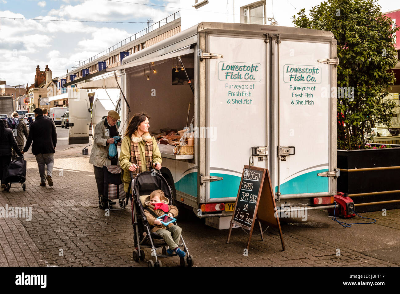 Lowestoft Fish Co mobile fishmongers, Pedestrian Precinct, Lowfield ...