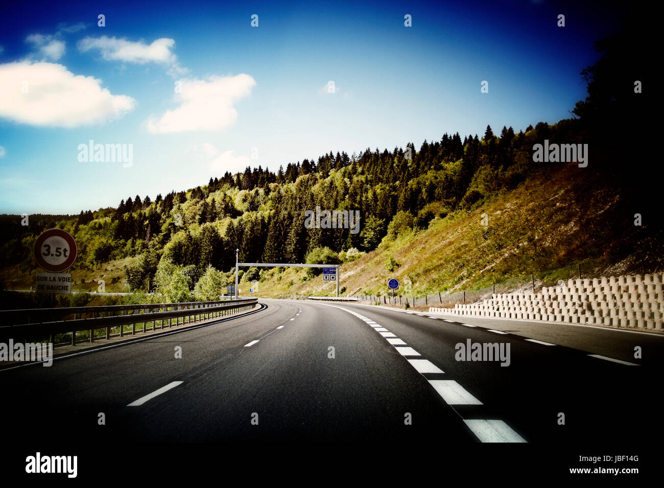 Picture of a empty highway Stock Photo - Alamy