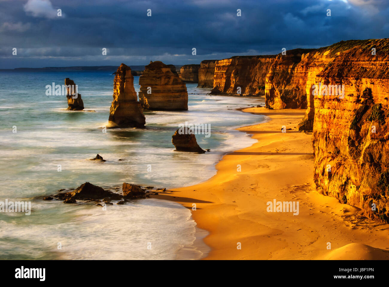 twelve apostles australia sunset great ocean road Stock Photo - Alamy