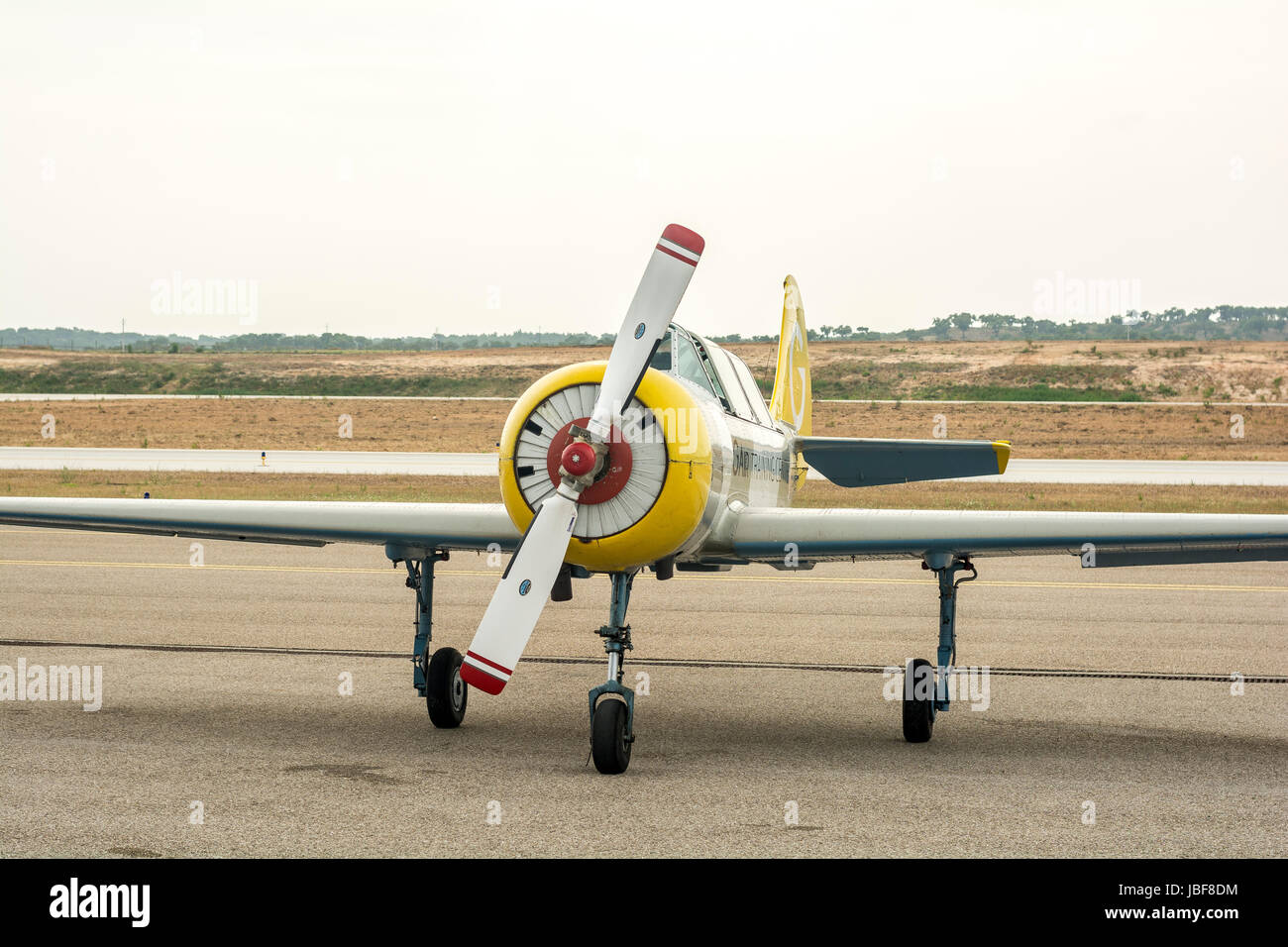 Yak aircraft plane hi-res stock photography and images - Alamy