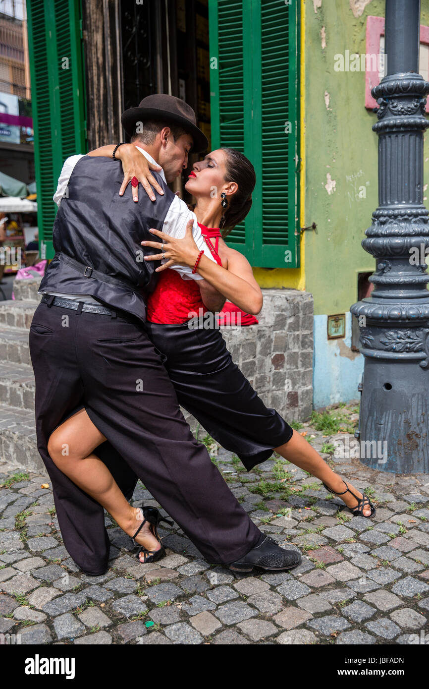 Argentine Street Tango Dancers