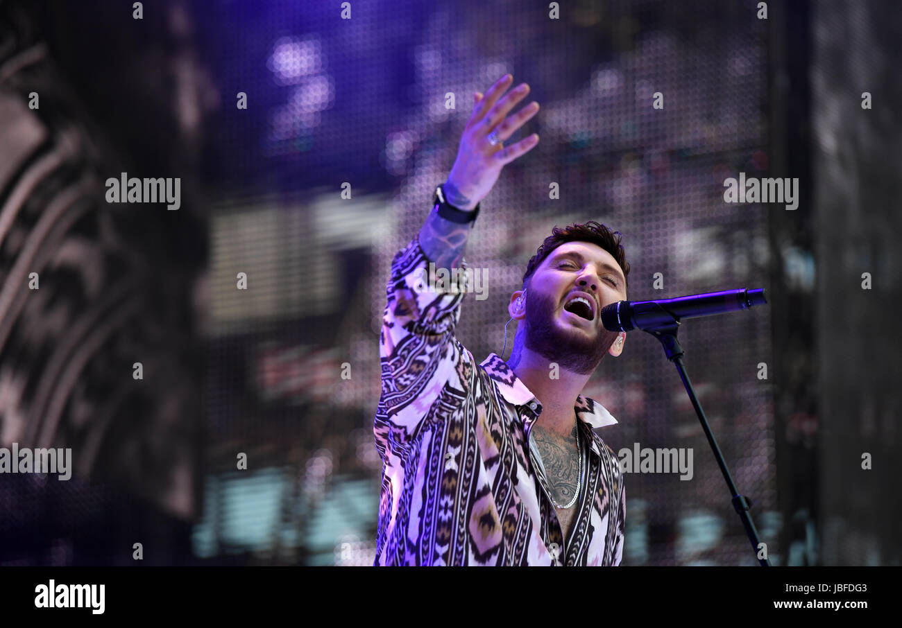 James arthur on stage capital fms summertime ball hi-res stock ...