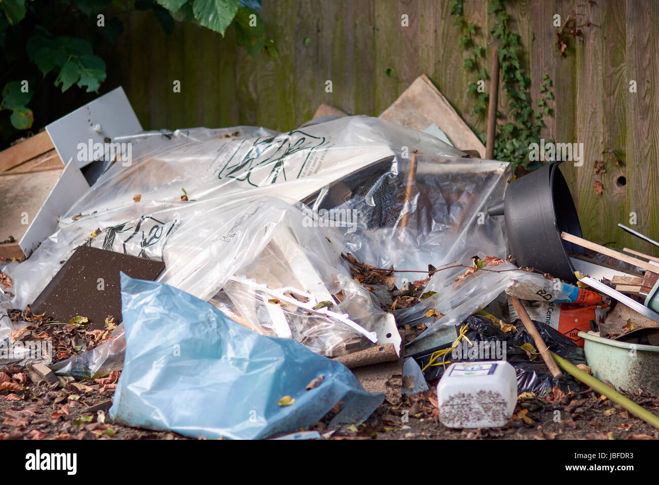 Heap of junk hi-res stock photography and images - Alamy