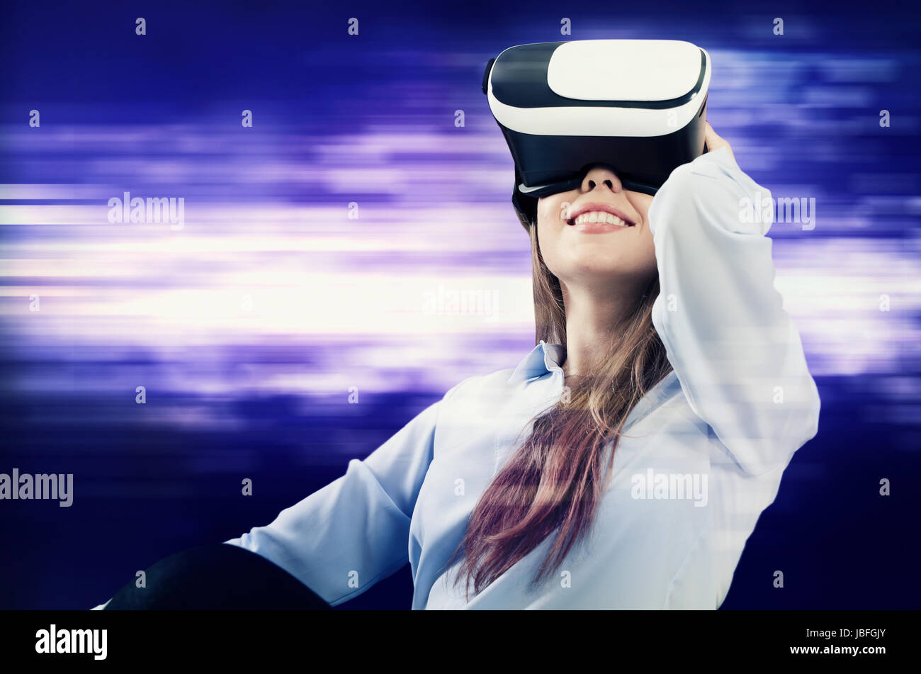 Virtual reality woman hi-res stock photography and images - Alamy