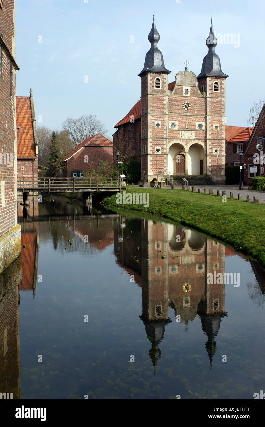 Wasserschloss Raesfeld, Nordrhein-Westfalen, Deutschland Stock Photo ...