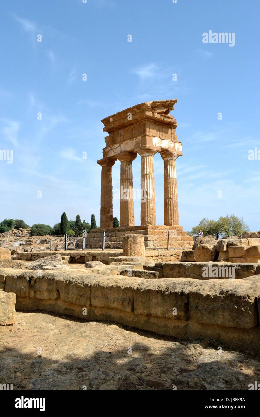 Sicily trees arts hi-res stock photography and images - Alamy