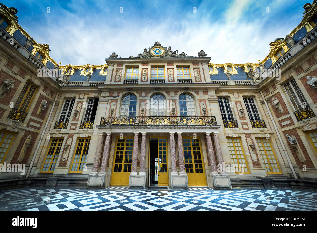 Chateau de versailles paris france eu hi-res stock photography and ...